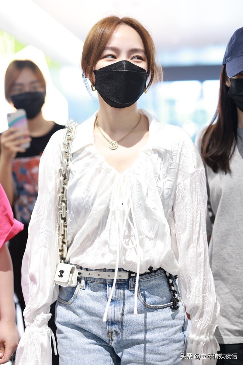 Meng Jia: "BAD BUT GOOD" "Hush" "Sister Riding the Wind and Waves ...