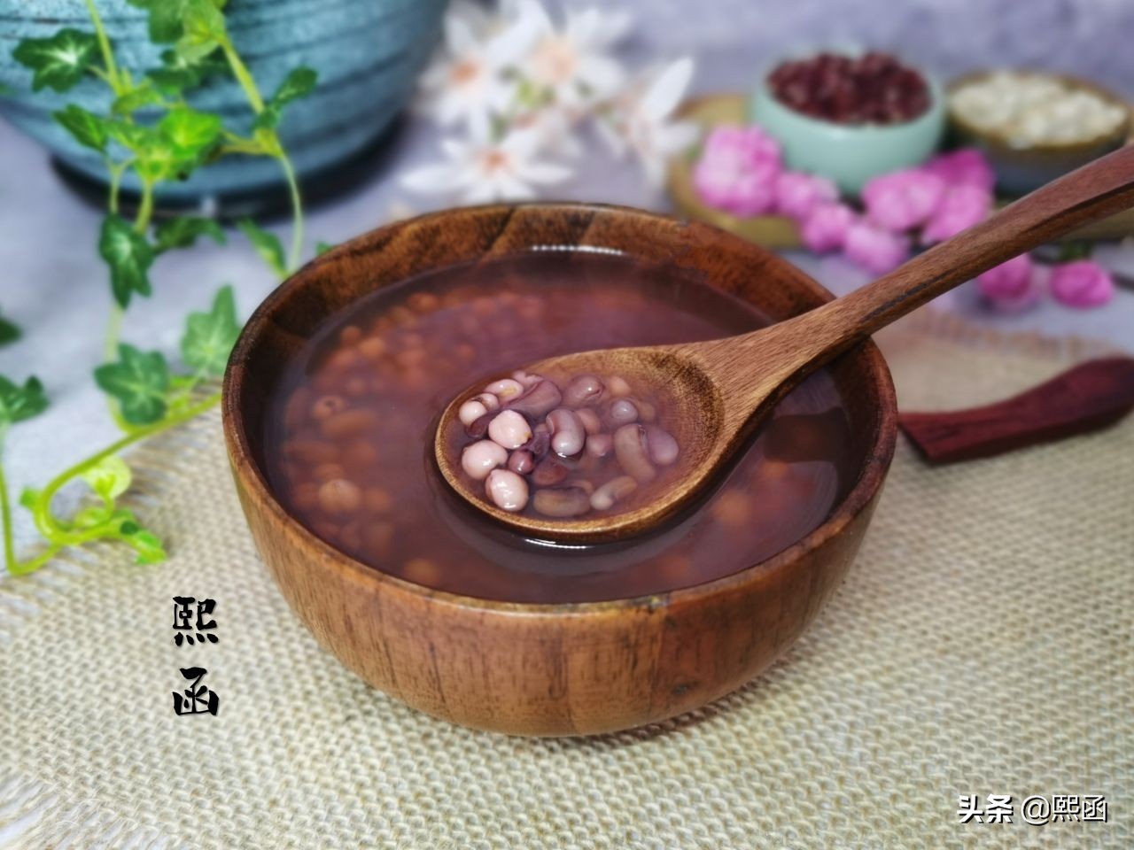 In spring, boil the red beans and barley together, and drink it a few ...