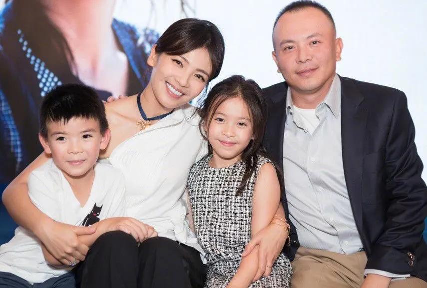 Liu Tao returned to pay his husband's debts and paid off 400 million in ...