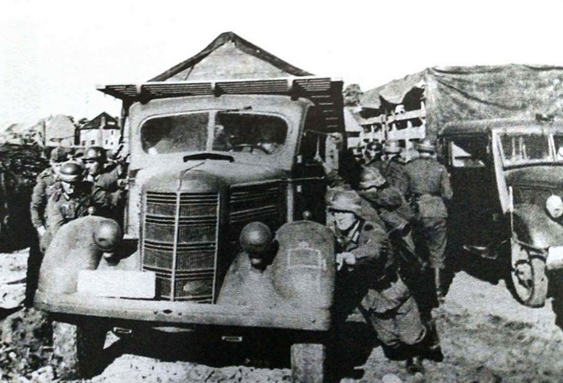 Ford, a German military truck of World War II - iNEWS