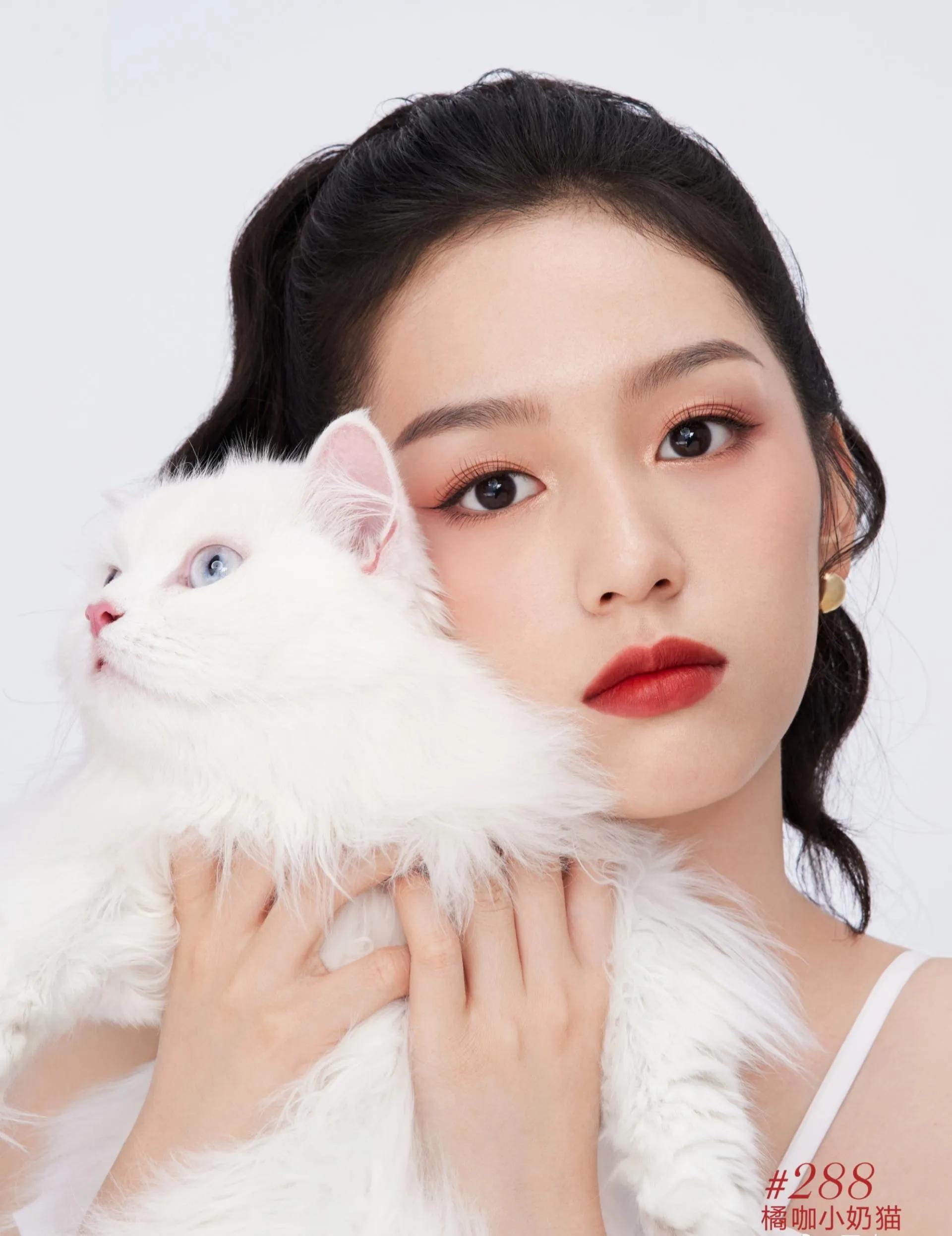 "Princess Hesong" Zhou Ye: With the blessing of her face and resources ...