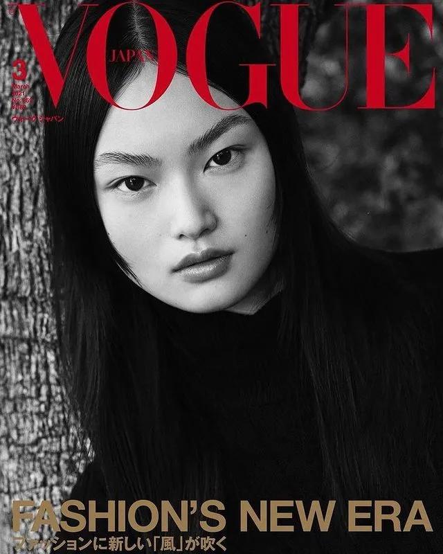 Another "ugly model" out of the circle!Looks like a cuckoo: What?Russia ...