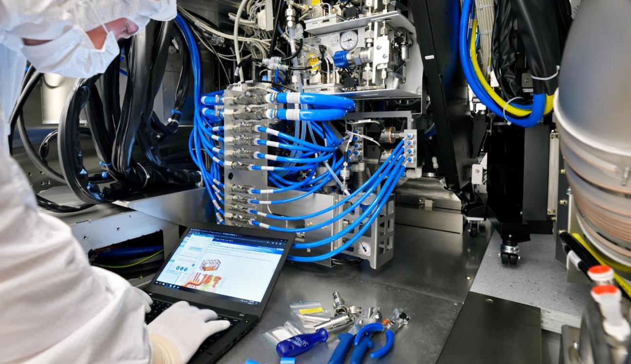 The lithography machine has 100,000 parts, of which what is made in ...