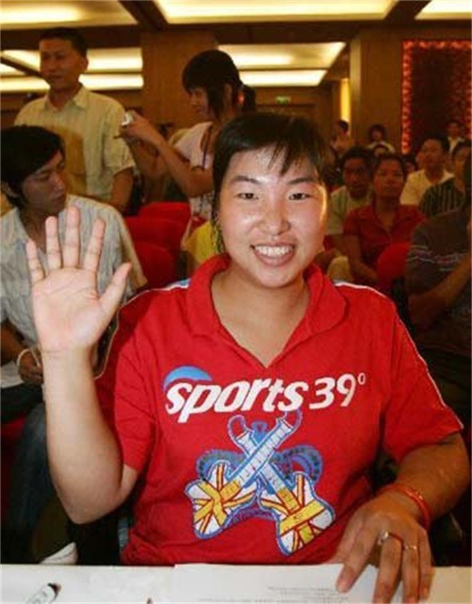 Won 19 gold medals for the country, why did Ai Dongmei fall to the street selling vegetables - iNEWS