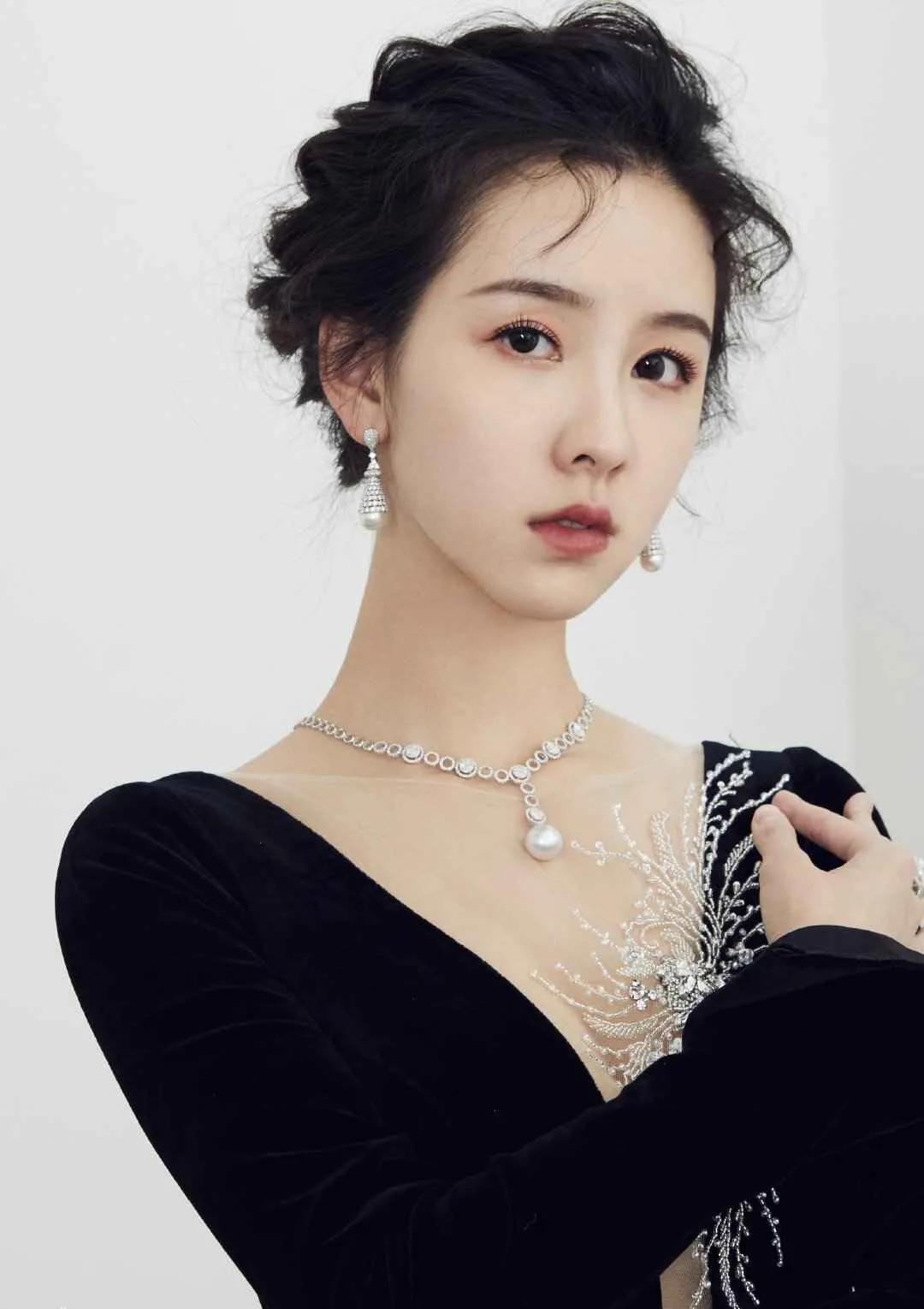 Pure and charming Hong Kong style beauty-Chen Duling - iNEWS