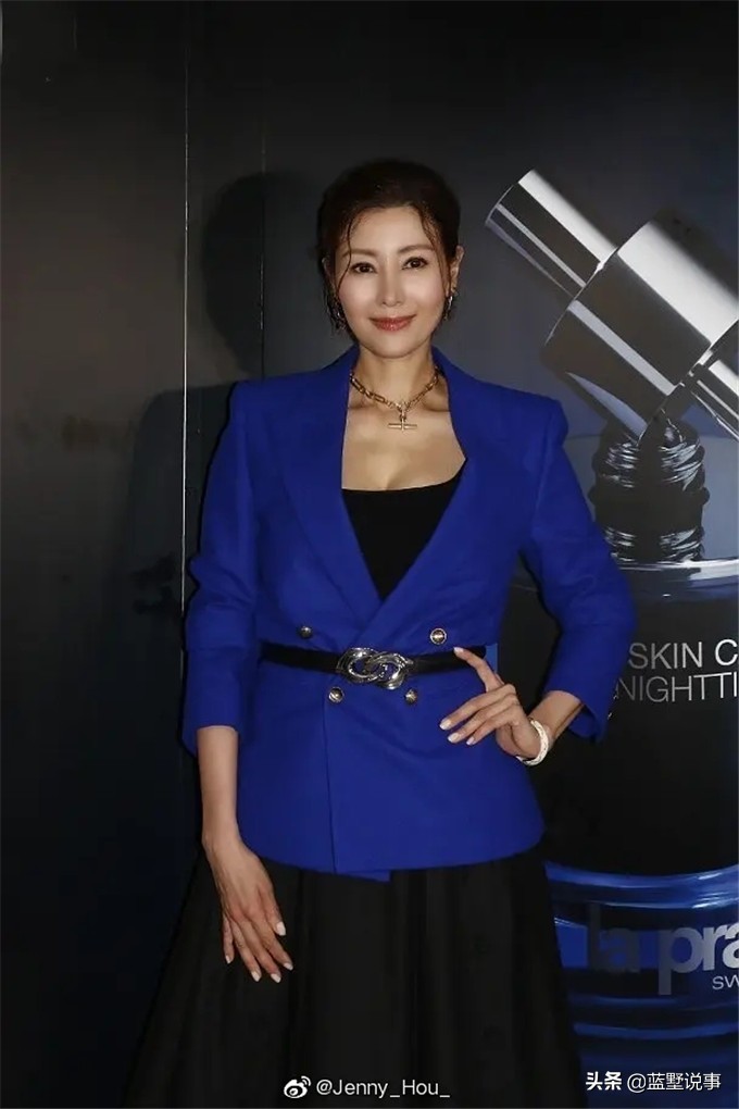 How many stunning photos of Hong Kong artist Li Jiaxin have you seen ...