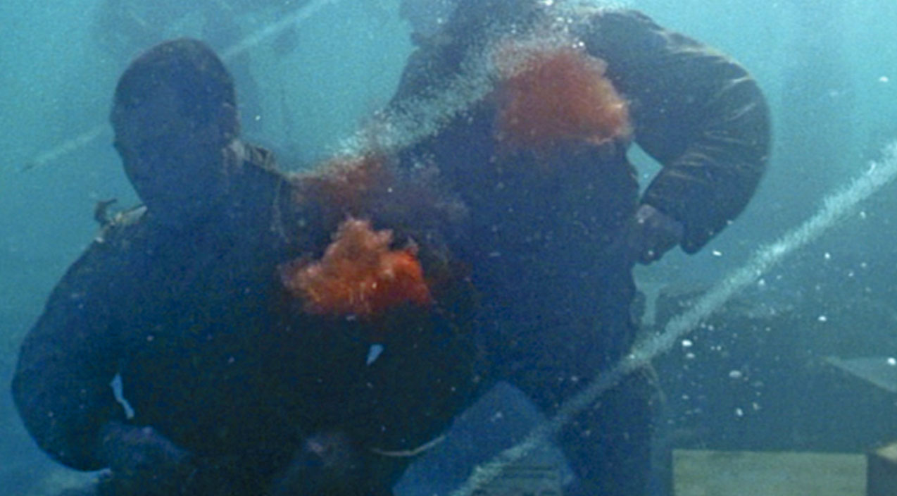 Can hiding in the water during a gunfight save your life?Lie to Xiaobai ...