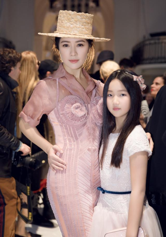 Tian Hai Rong is rich in daughters, 13 years old wears high-definition ...
