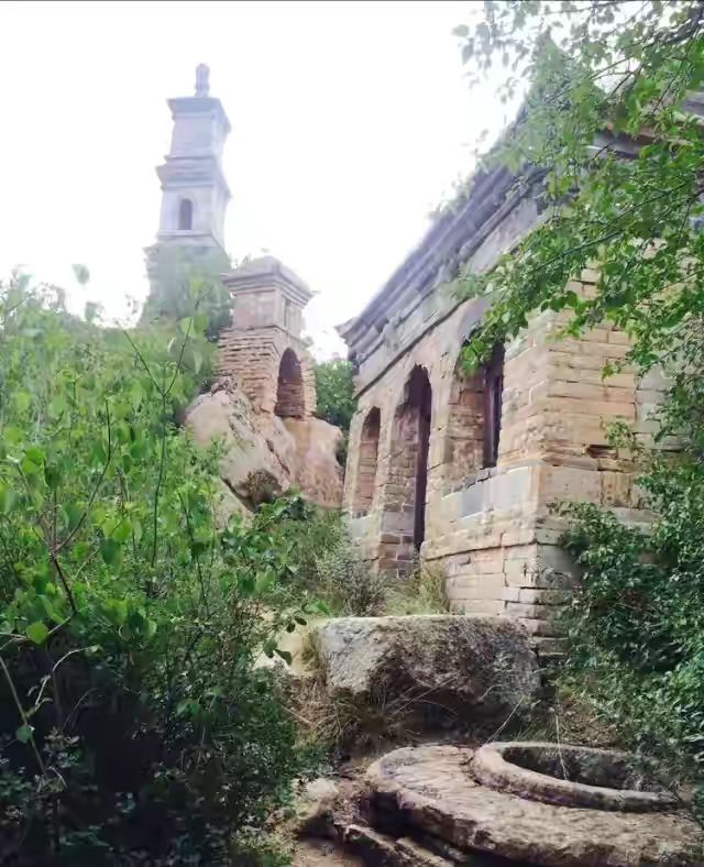 Baofeng Mountain, Xinyi Town, Lishidong, Luliang City, Shanxi Province ...