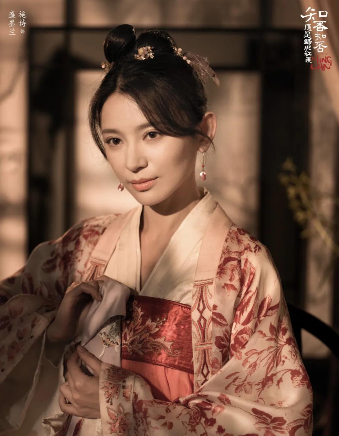 Queen's professional account: Shi Shi plays the Queen for the fourth ...