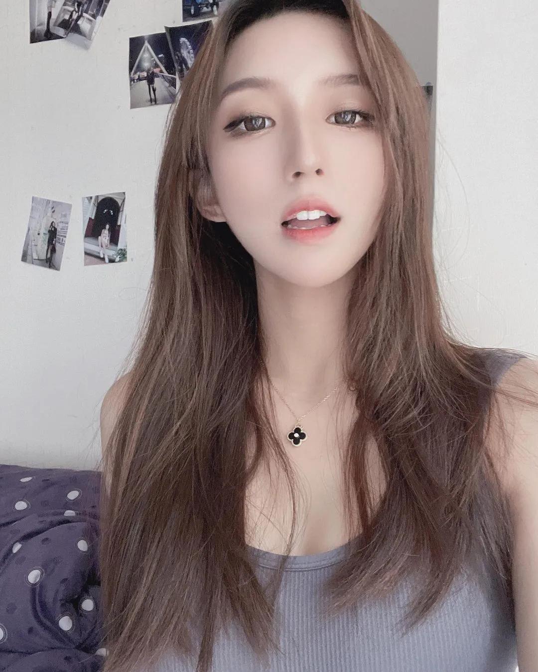 Ashley Cheung, the model, the skin is like fat, the face is like white ...