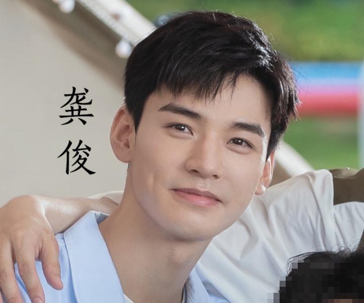 "Chinese Restaurant 5" official announced the poster, Gong Junzhou also sat on both sides ...