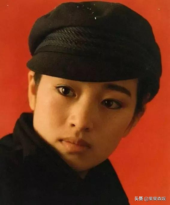 On the above the cliff Zhang Yimou, who is infinitely beautiful, why ...