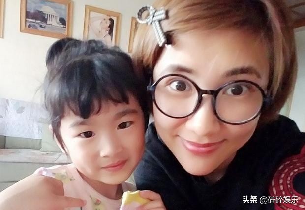 "Under Zhengyangmen" female role: Su Meng married the director, Xiao ...