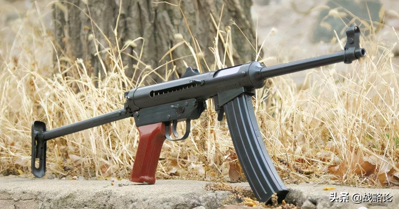 The untimely type 85 submachine gun was briefly installed in the People ...