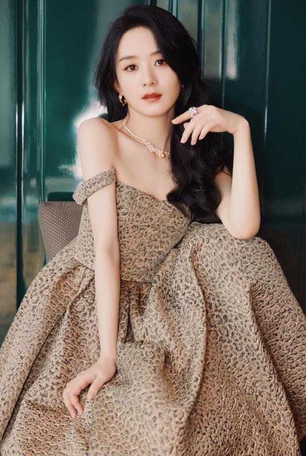 Who says leopard print is not easy to control?See Zhao Liying wearing a ...