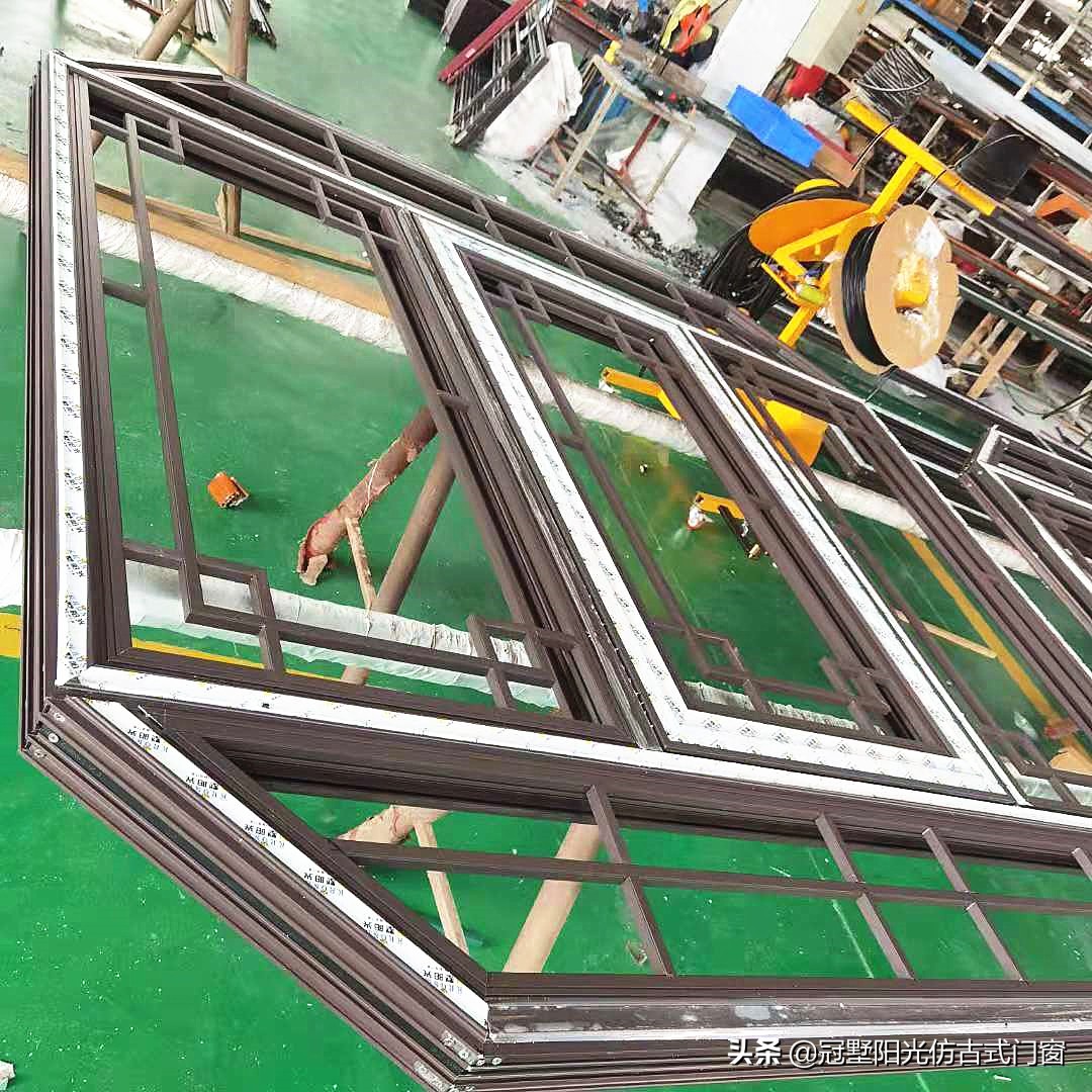 The exterior wall is decorated with Chinese lattice windows, aluminum ...