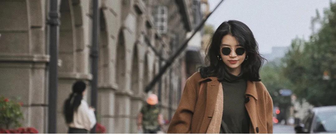 How to match elegant and generous coats to look better?Simple and ...