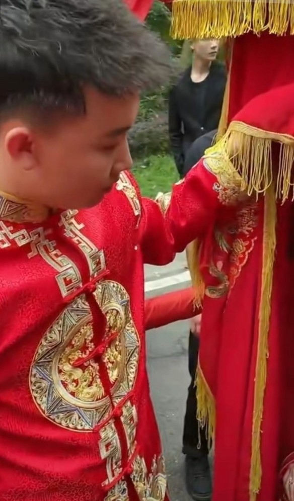 The girl Zhao Benshan hosted the wedding of her apprentice Internet ...