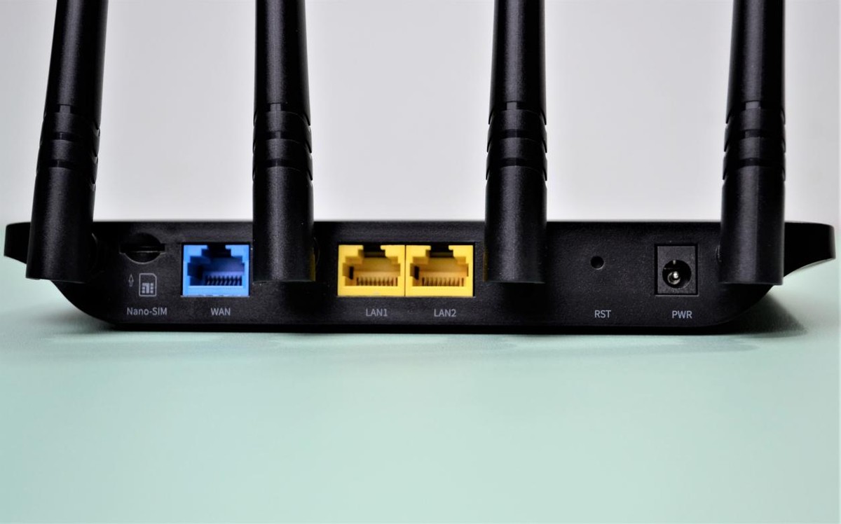 No internet for temporary office?Dandelion X4C router allows you to ...