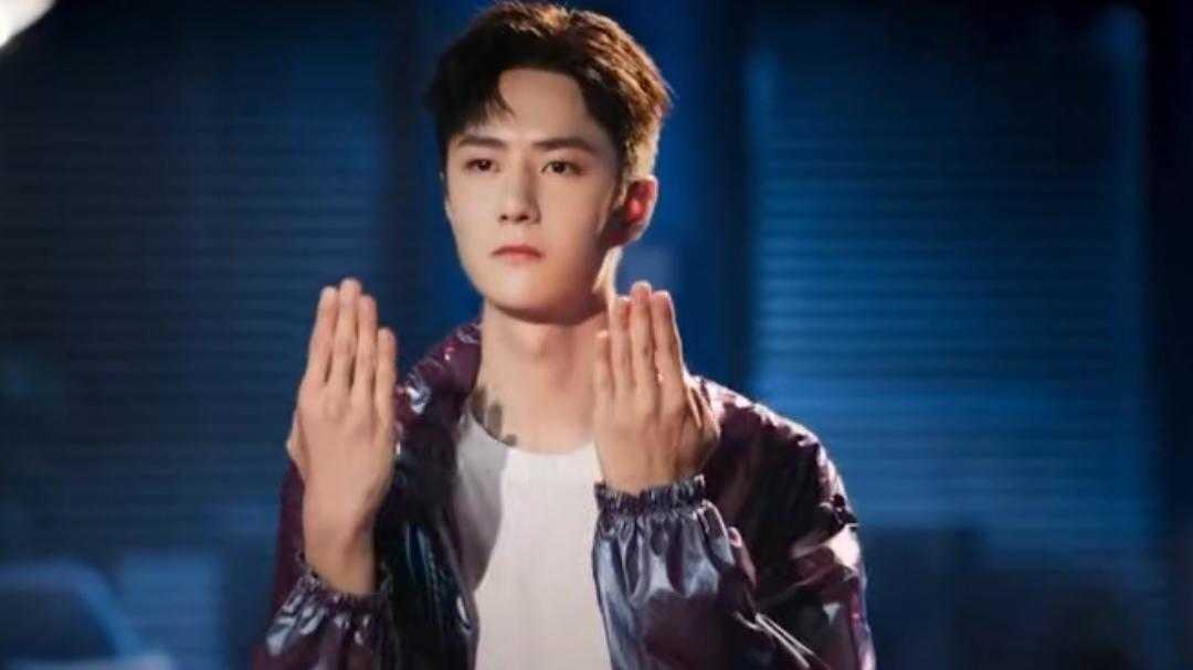 Wang Bo, the spokesperson of Youku, becomes a magician and becomes a ...