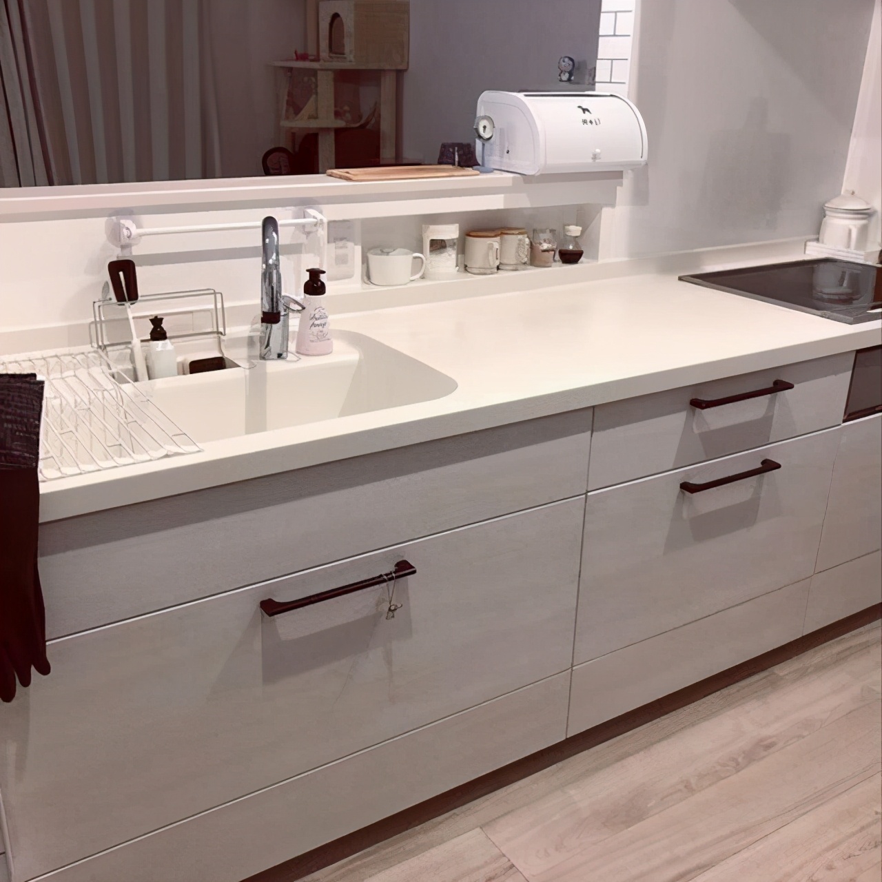 I want to praise Japanese sink designers. After using it, I realized ...