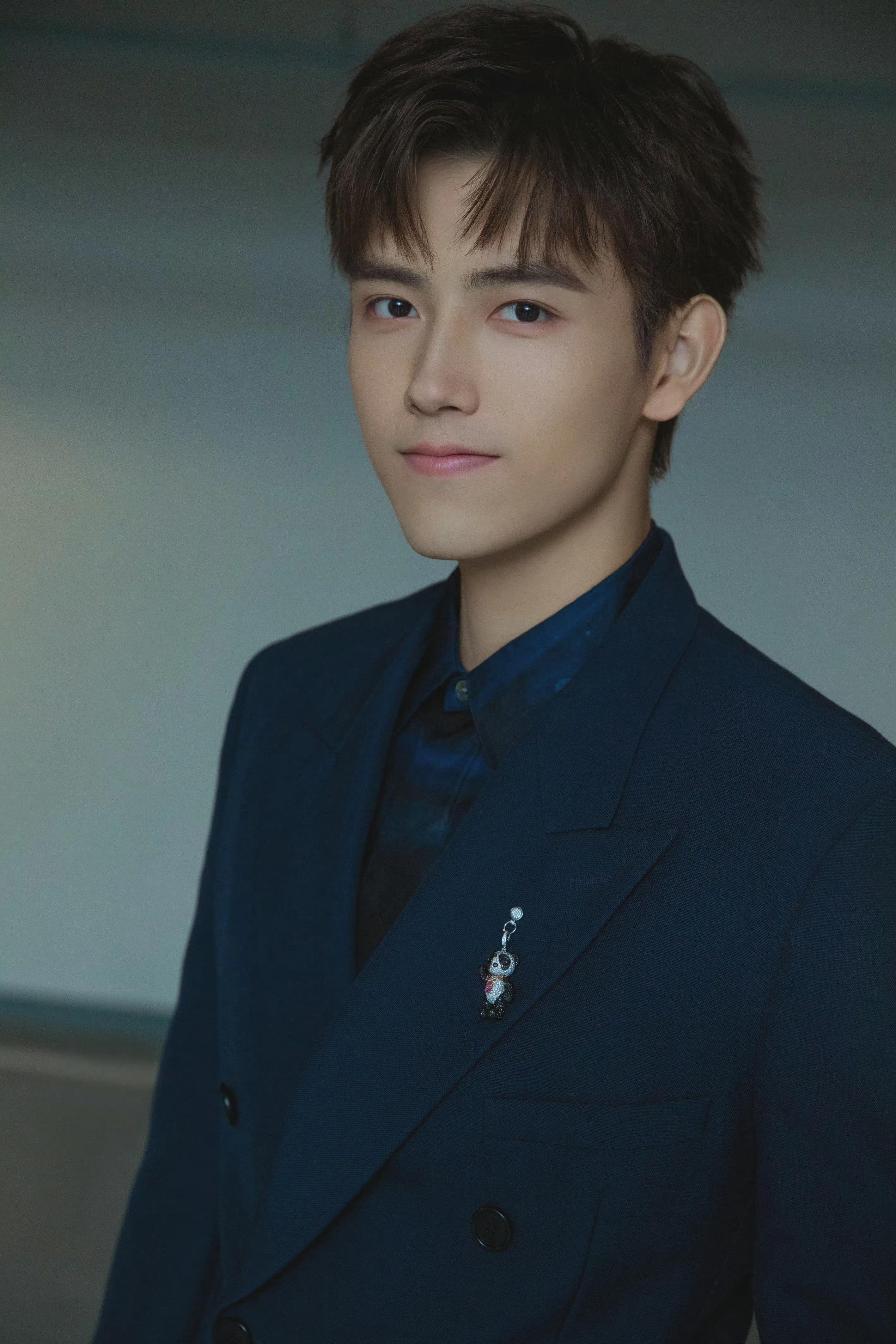 Chen Feiyu's looks and figure are amazing, handsome guys really have a ...