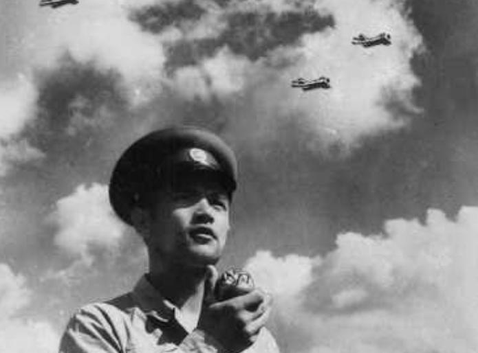 Lin Hu: He has the face of a Westerner, but in order to save money for ...