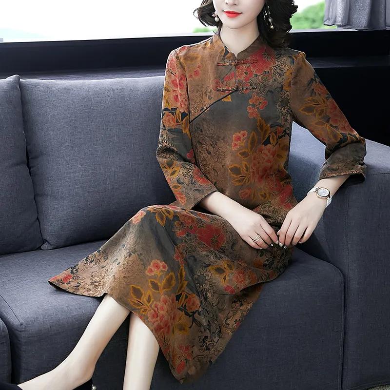 Elegant woman Zhang Ailing, Soong Ching Ling, is especially fond of the ...