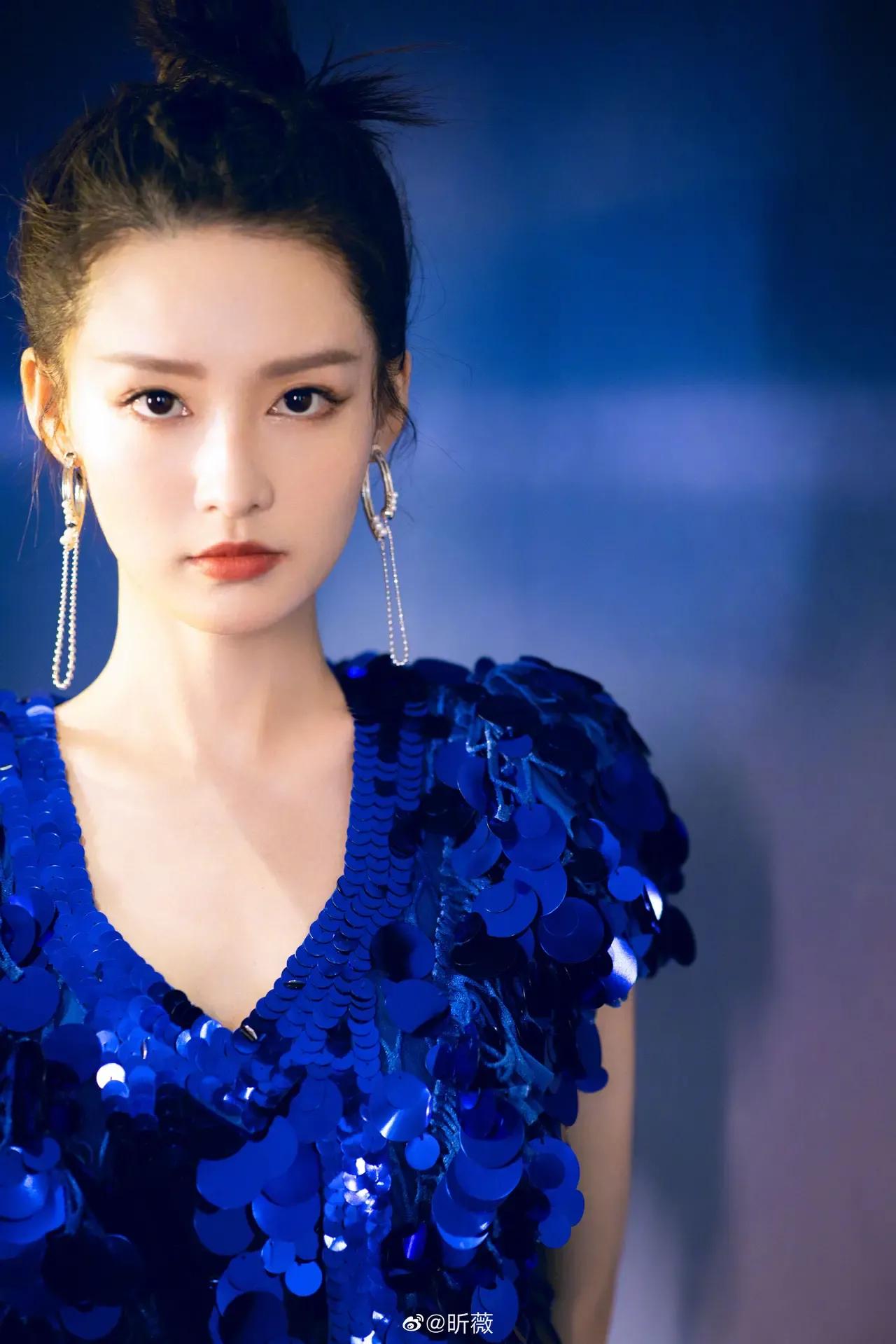 Beautiful actress Li Wei - iNEWS