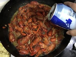 Homemade garlic crayfish - iNEWS