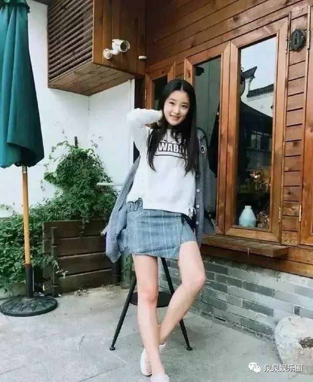 A recent photo of Brigitte Lin's 16-year-old daughter has been exposed ...