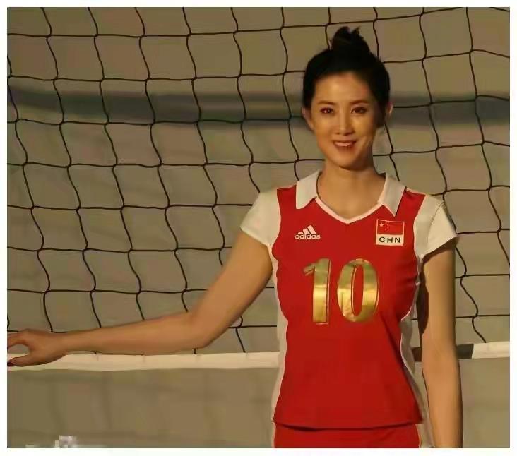 Volleyball goddess Xue Ming: retired at the age of 25, married a short ...