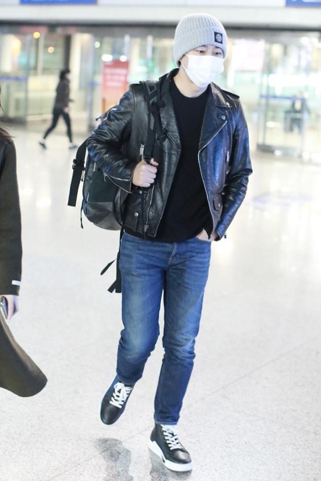 Huang Xuan is very good at wearing motorcycle jackets + wool hats. He ...