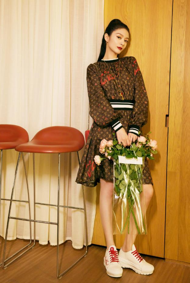 Fu Jing "out of control" turned white?Look at the real skin color under ...