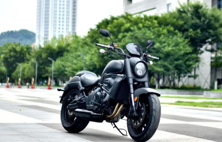 A domestically made 500cc cruiser with a large 17-liter fuel tank and ...