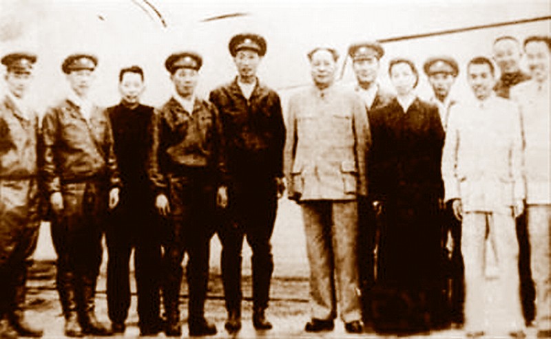 In 1956, Mao Zedong's special plane lost contact with the ground for ...