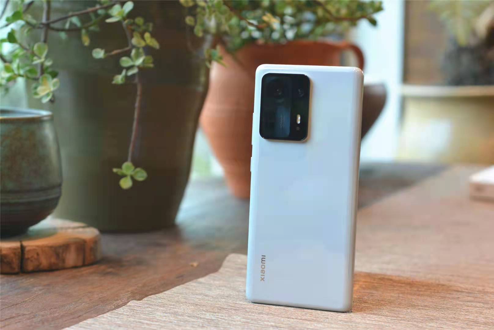 After playing with Mi MIX 4 for a day, I realized that Lei Jun really did not brag - iNEWS