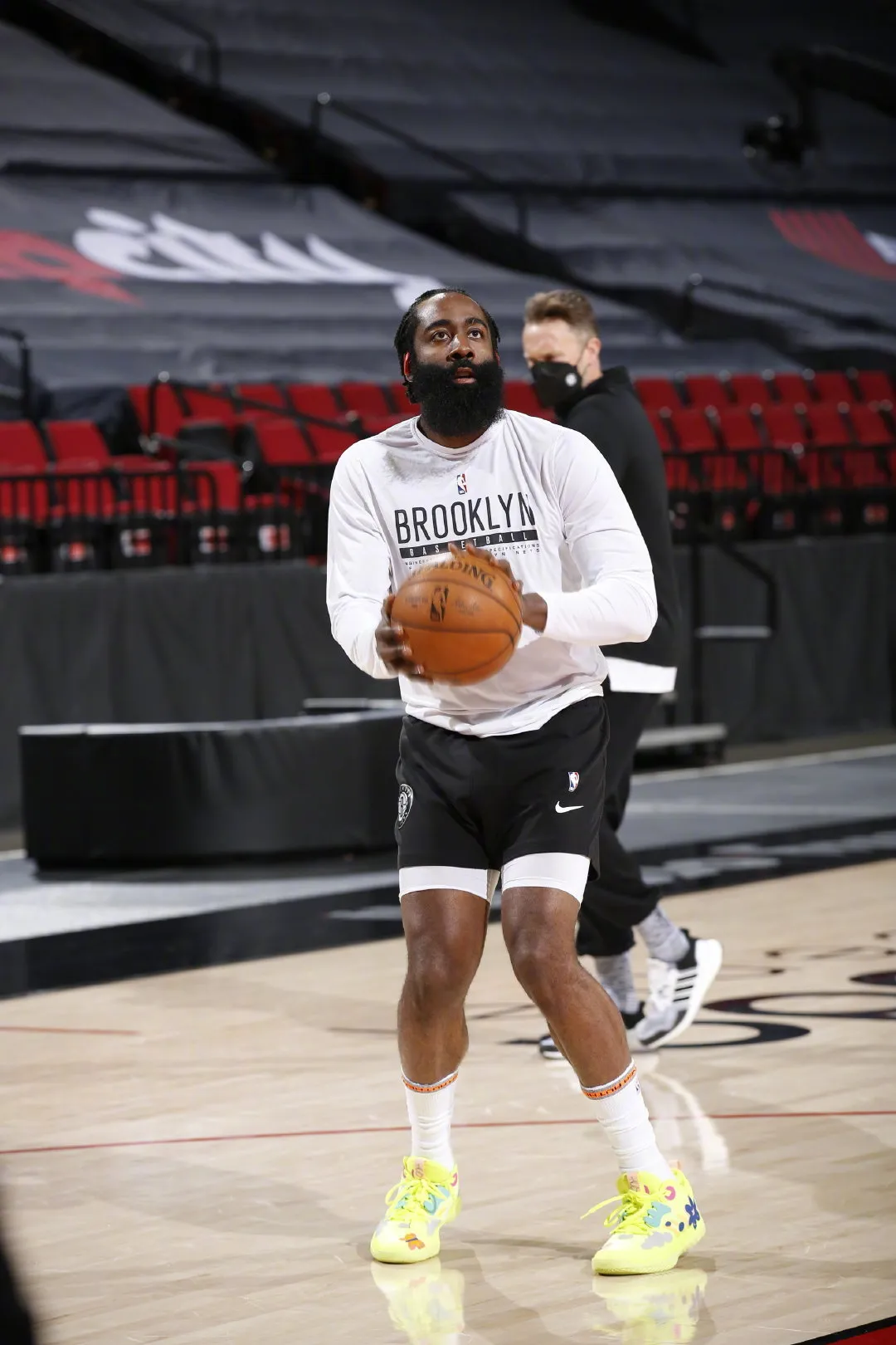 25 7 17! Harden with hurt, Griffin this scene is moving - iNEWS