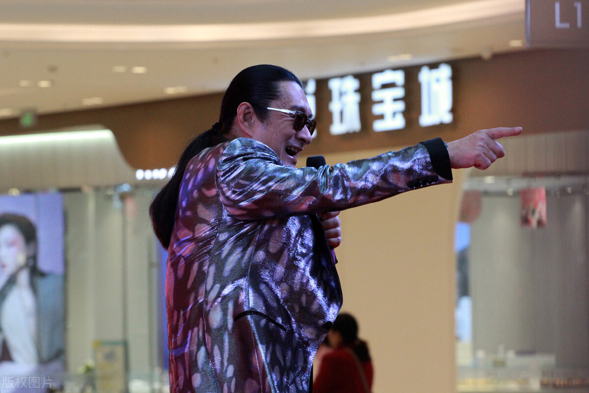 Huang An and his friends-Zhang Fei, Xu Nailin, Li Jing, Wu Zongxian ...