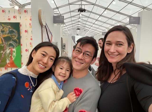 Is there any difference between Wu Yifan and Edison Chen?Whose behavior ...