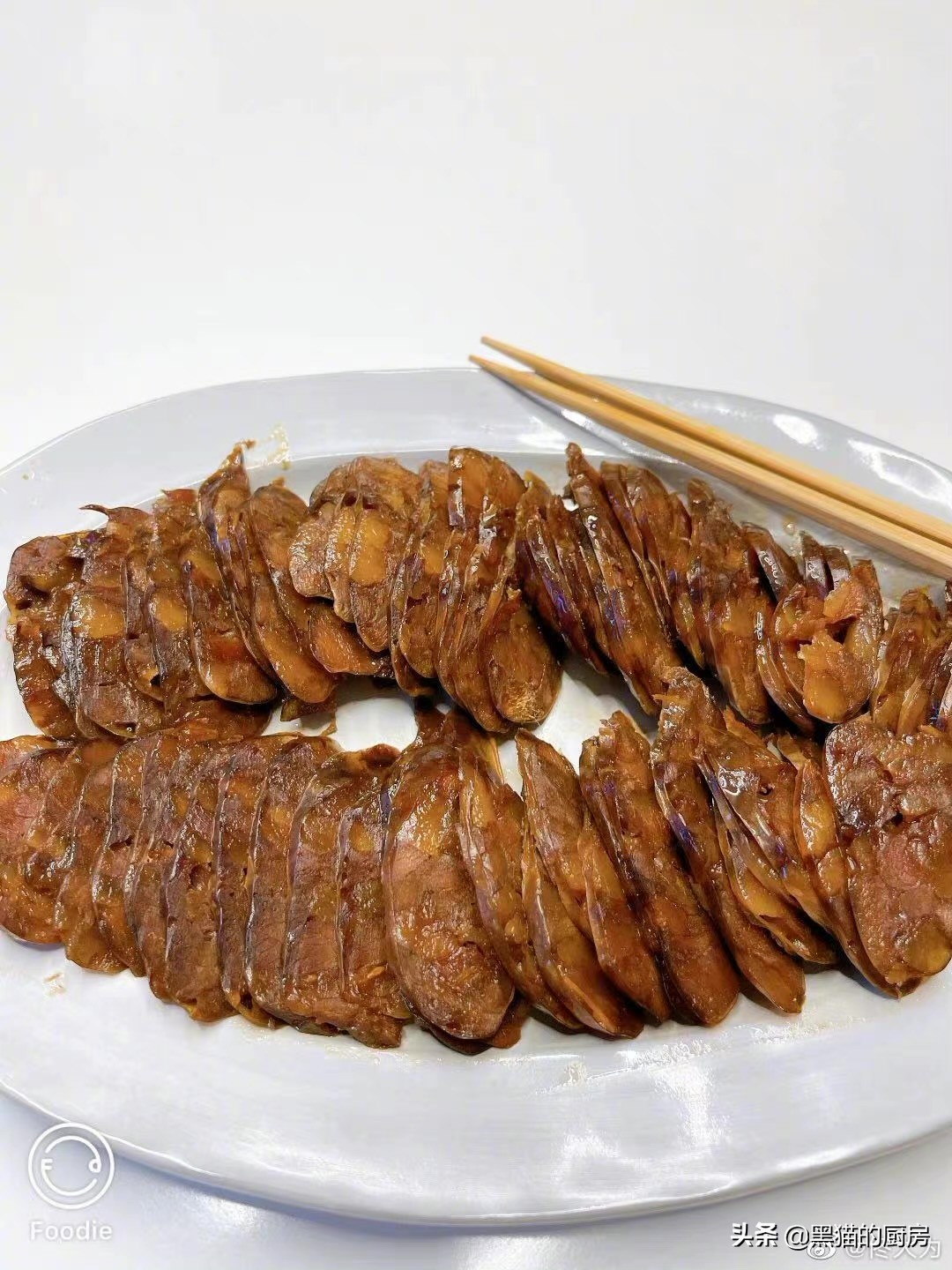 Tong Dawei cooks and cooks for his family. At first glance, he can see ...