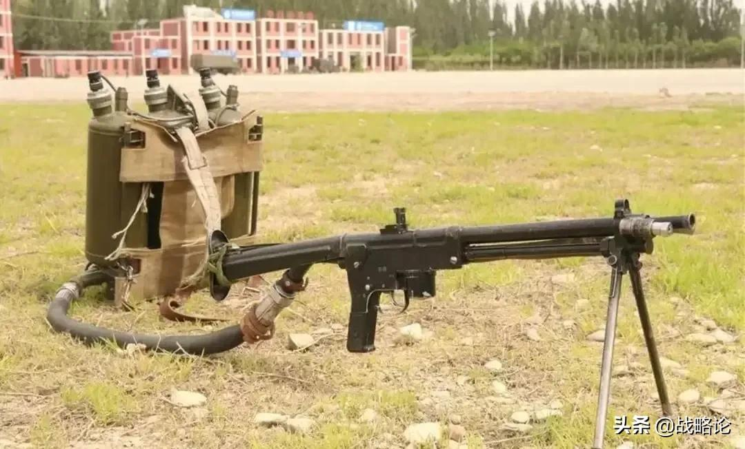 The domestic-made individual flamethrower showed great power in two ...