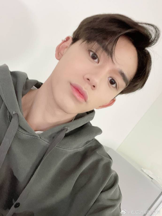 Little gossip of stars such as Huang Xuxi, Xiao Zhan, Shu Qi - iNEWS