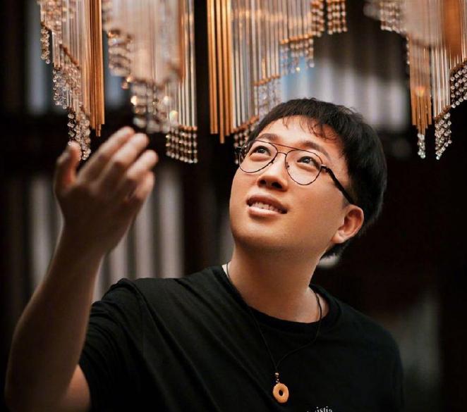 "Li Ge Xing" starring "Bump in the face" half of the entertainment ...