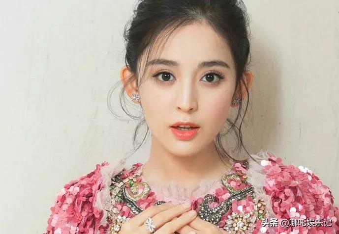 Nazha's "Ordinary Hero" exposed by Reuters, her skin is so luminous ...