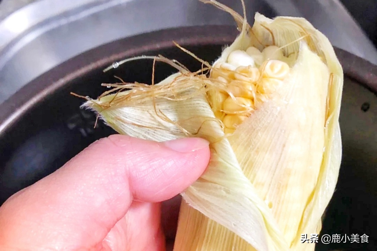 Boiled corn, only simple water, plus 2 samples, corn is sweet and sweet ...