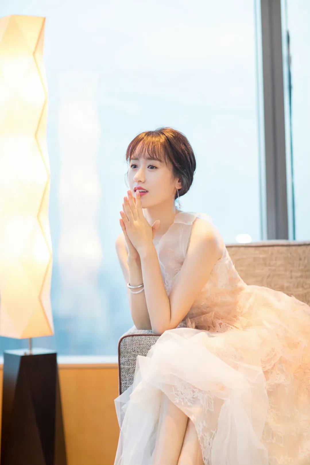 Yuan Bingyan, Miss Sister's beautiful and aloof beauty - iNEWS