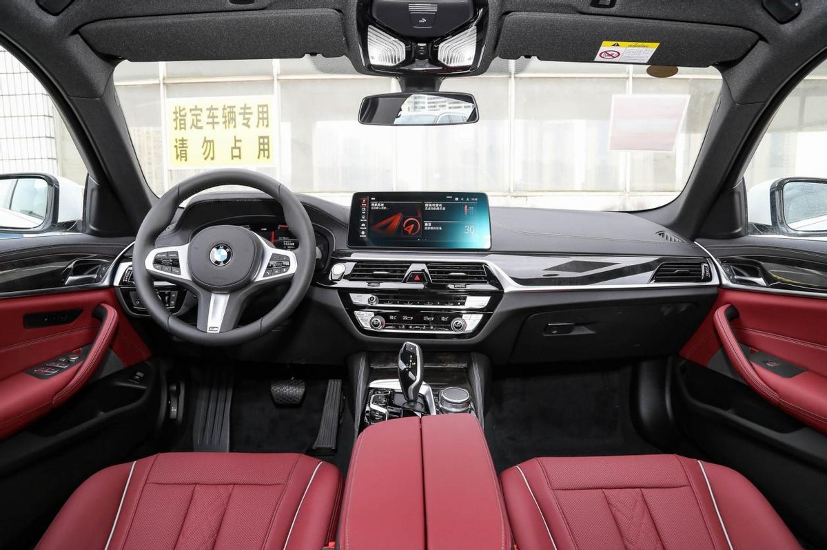 How to choose Audi A6L 40TFSI, BMW 525Li and Mercedes-Benz E260?Let's analyze - iNEWS