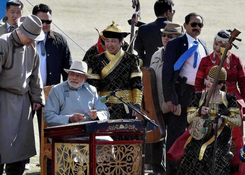 Mongolian Prime Minister Gendeng scolded Stalin and slapped him in ...